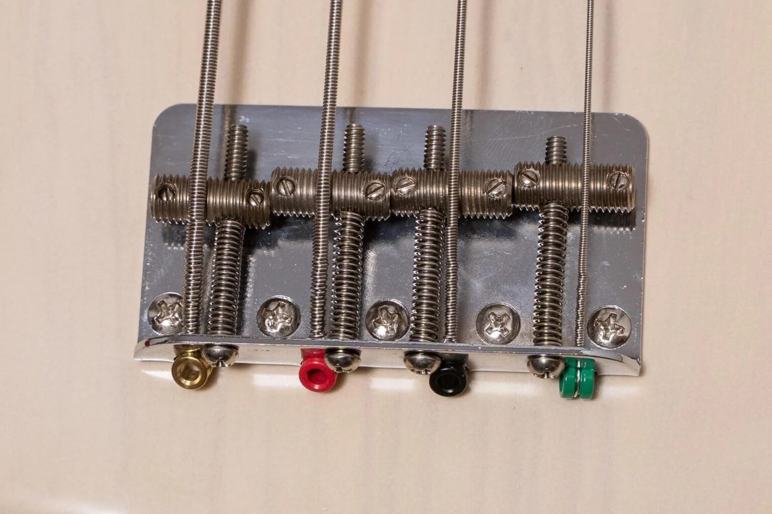 Tatchi Bassをベース専門店が徹底解説。Pre-CBS期 Fenderを最小単位から再構築する韓国発、少数精鋭のベースブランド ...