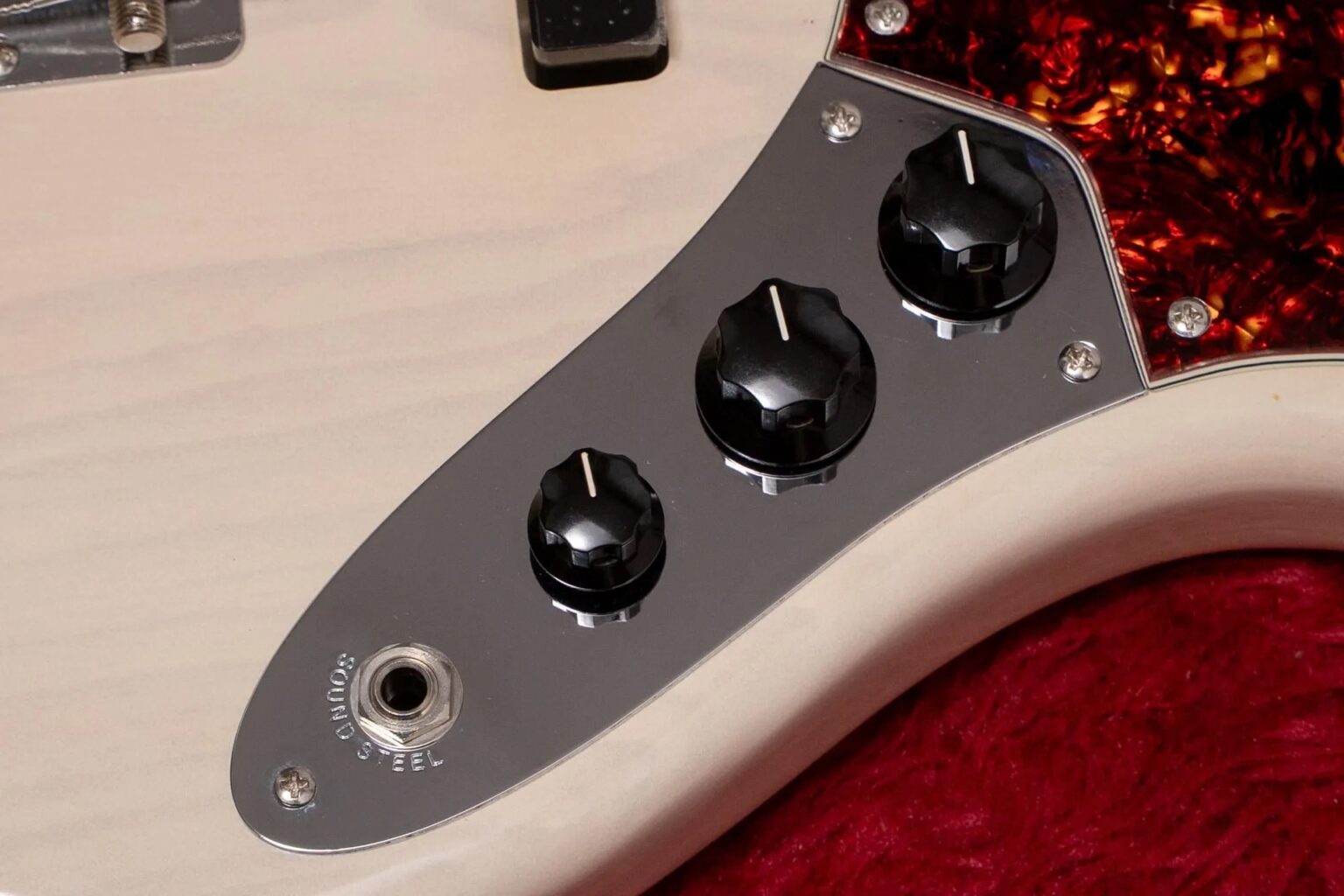 Tatchi Bassをベース専門店が徹底解説。Pre-CBS期 Fenderを最小単位から再構築する韓国発、少数精鋭のベースブランド ...
